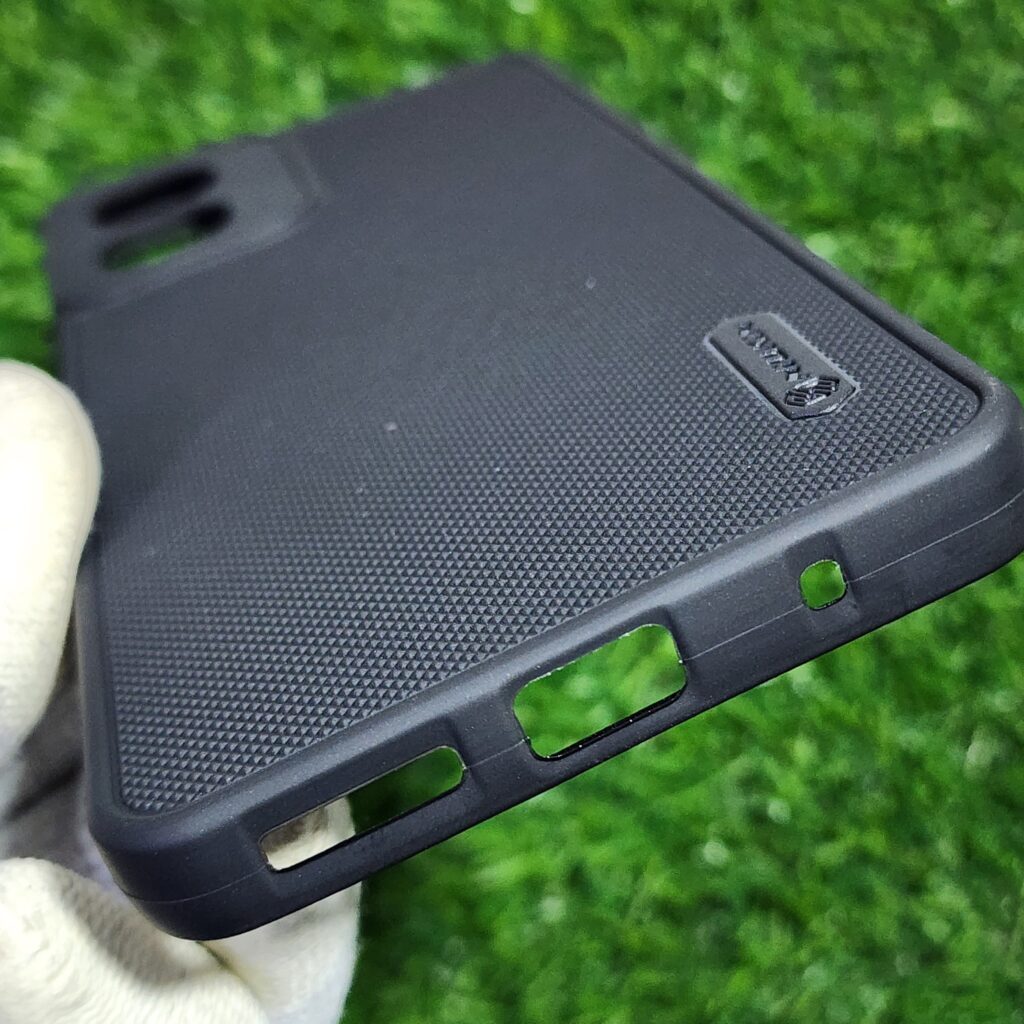 Moto G04 Silicon Black Back Cover – BT Limited Edition Store