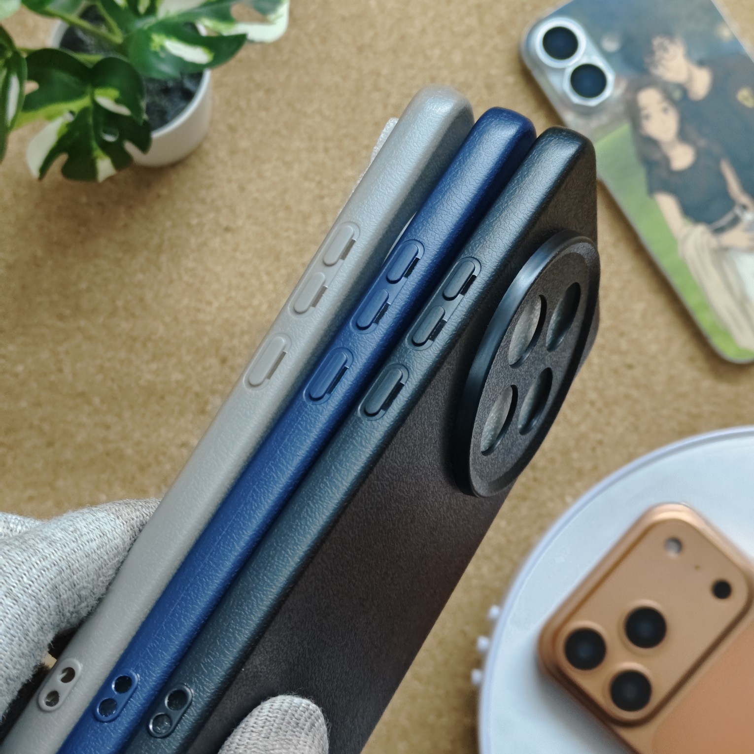 Vivo T4 & iQOO Z10 Silicon Textured Leather Back Cover With Cloth ...