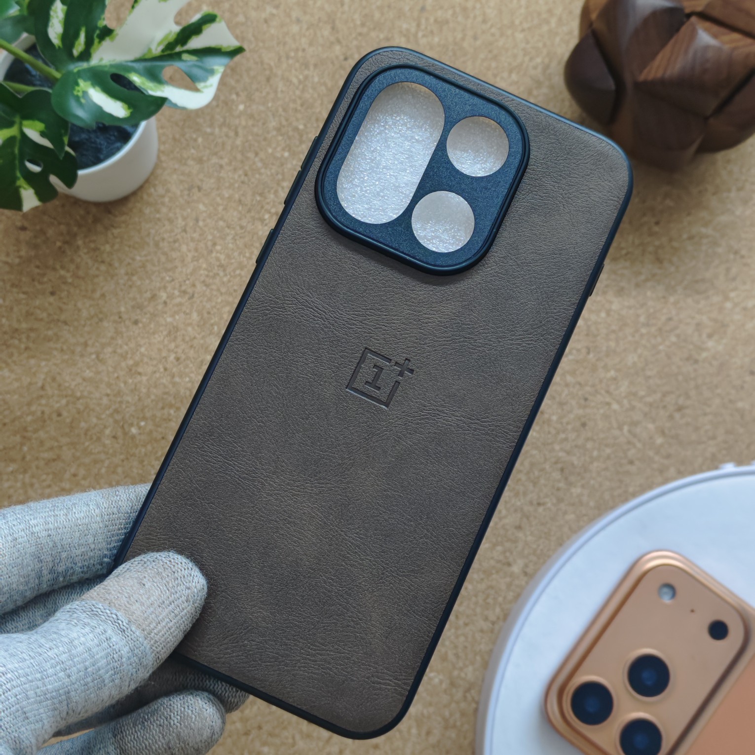 Oneplus 15 Premium Leather Finish Back Cover – BT Limited Edition Store