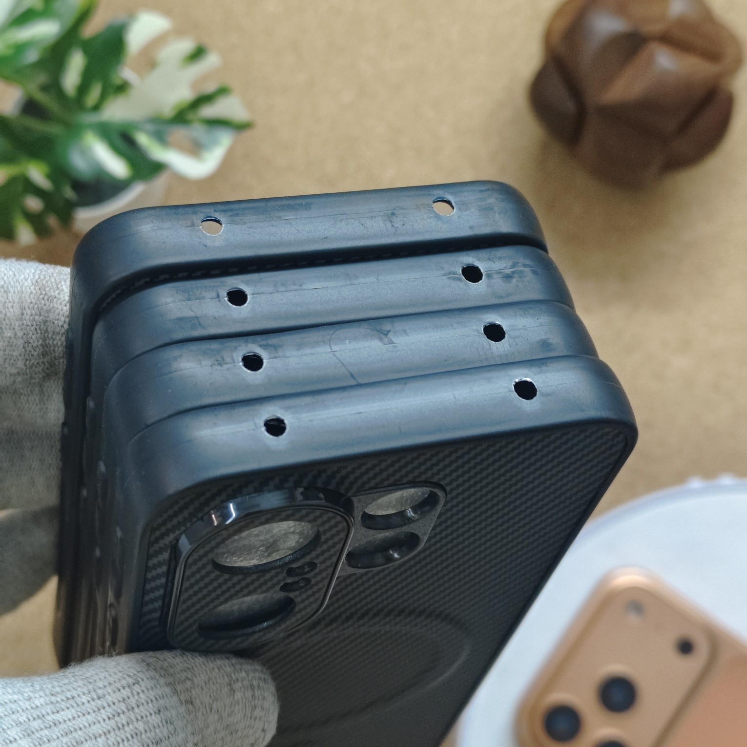 Vivo X200 FE Premium Carbon Design Magsafe Back Cover – BT Limited ...