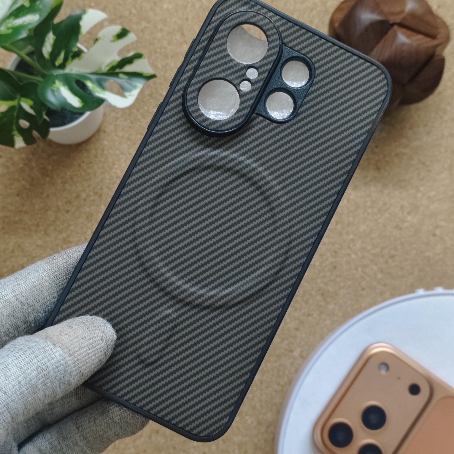 Vivo X200 FE Premium Carbon Design Magsafe Back Cover – BT Limited ...