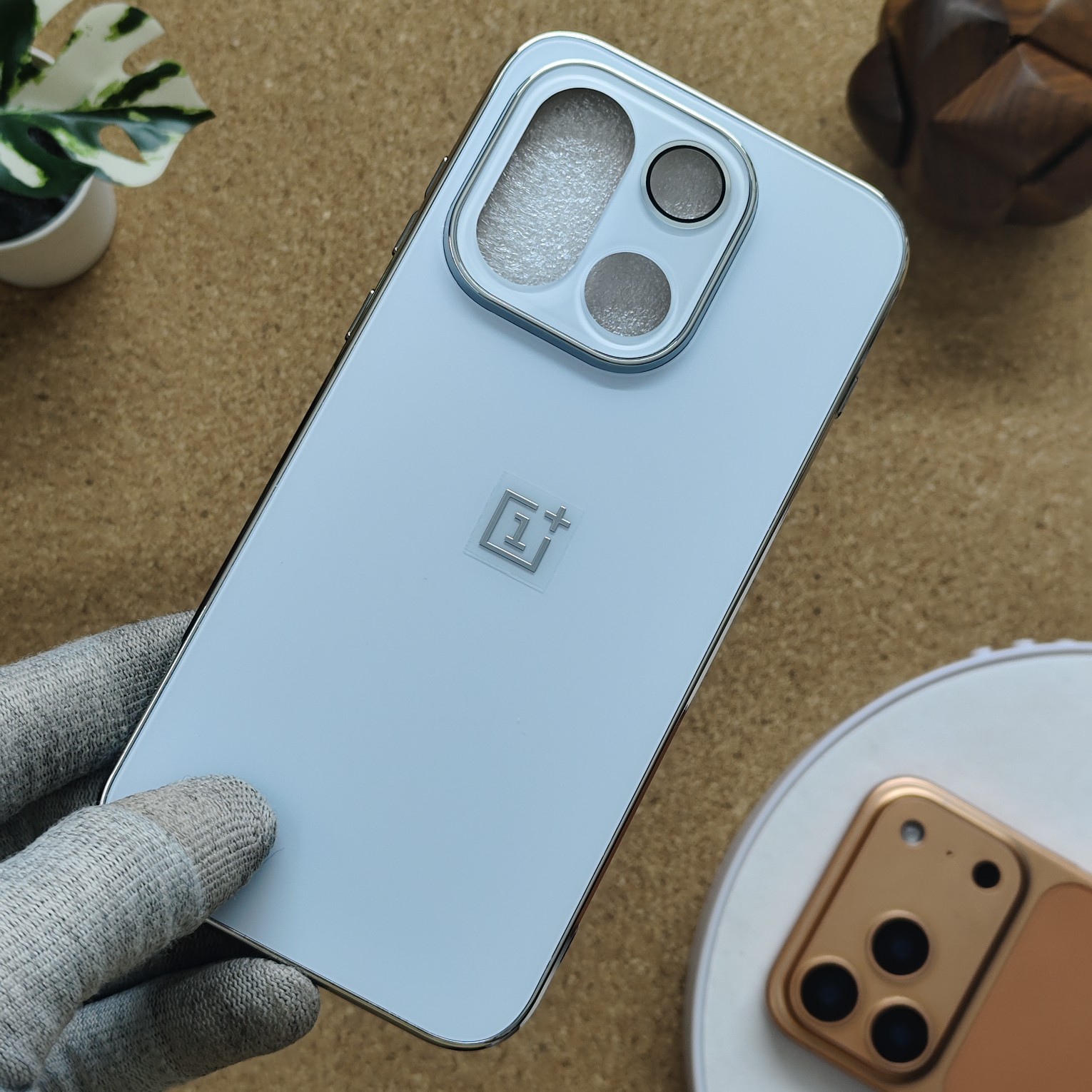 Oneplus 15 Luxury Matte Chrome Finish Back Cover – BT Limited Edition Store