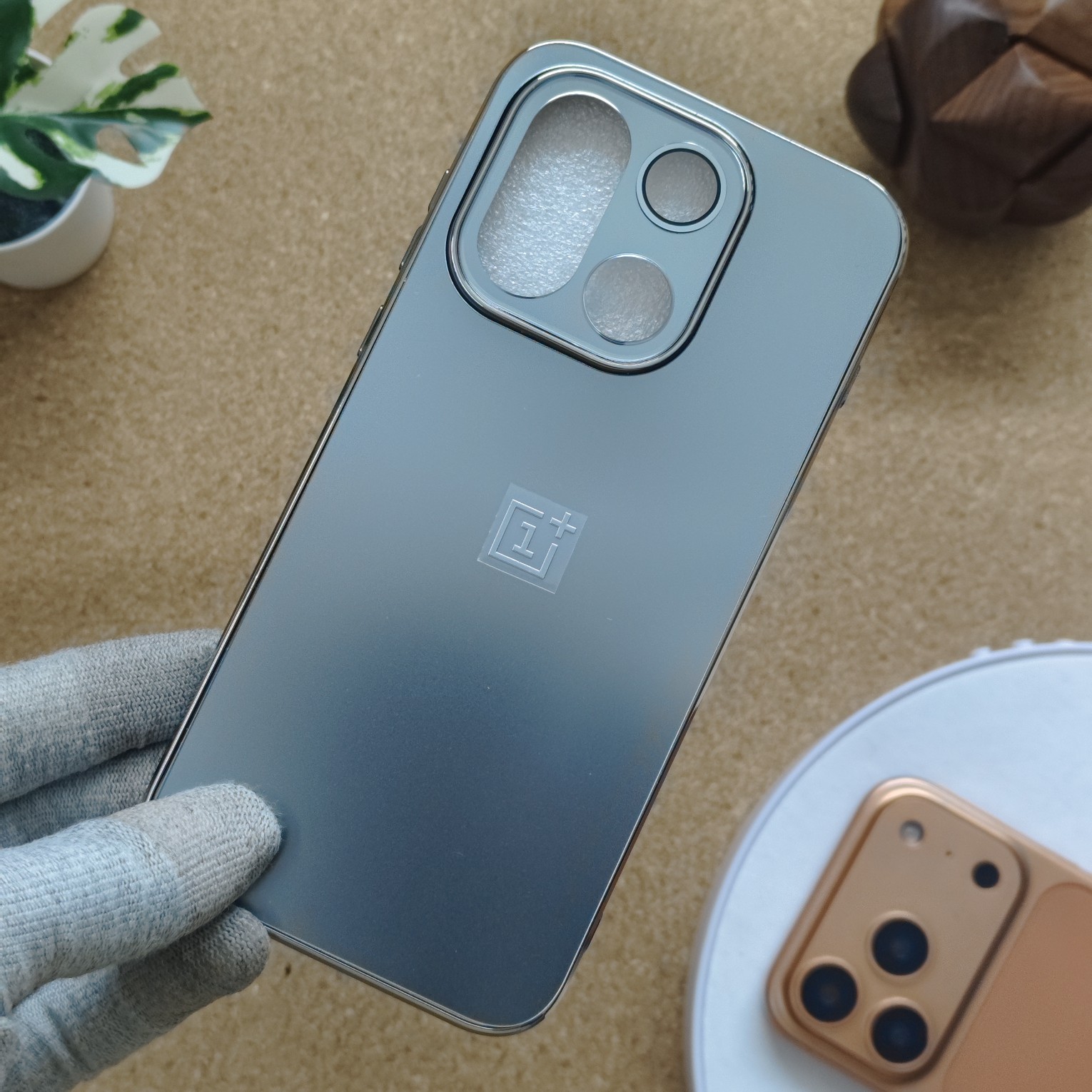 Oneplus 15 Luxury Matte Chrome Finish Back Cover – BT Limited Edition Store