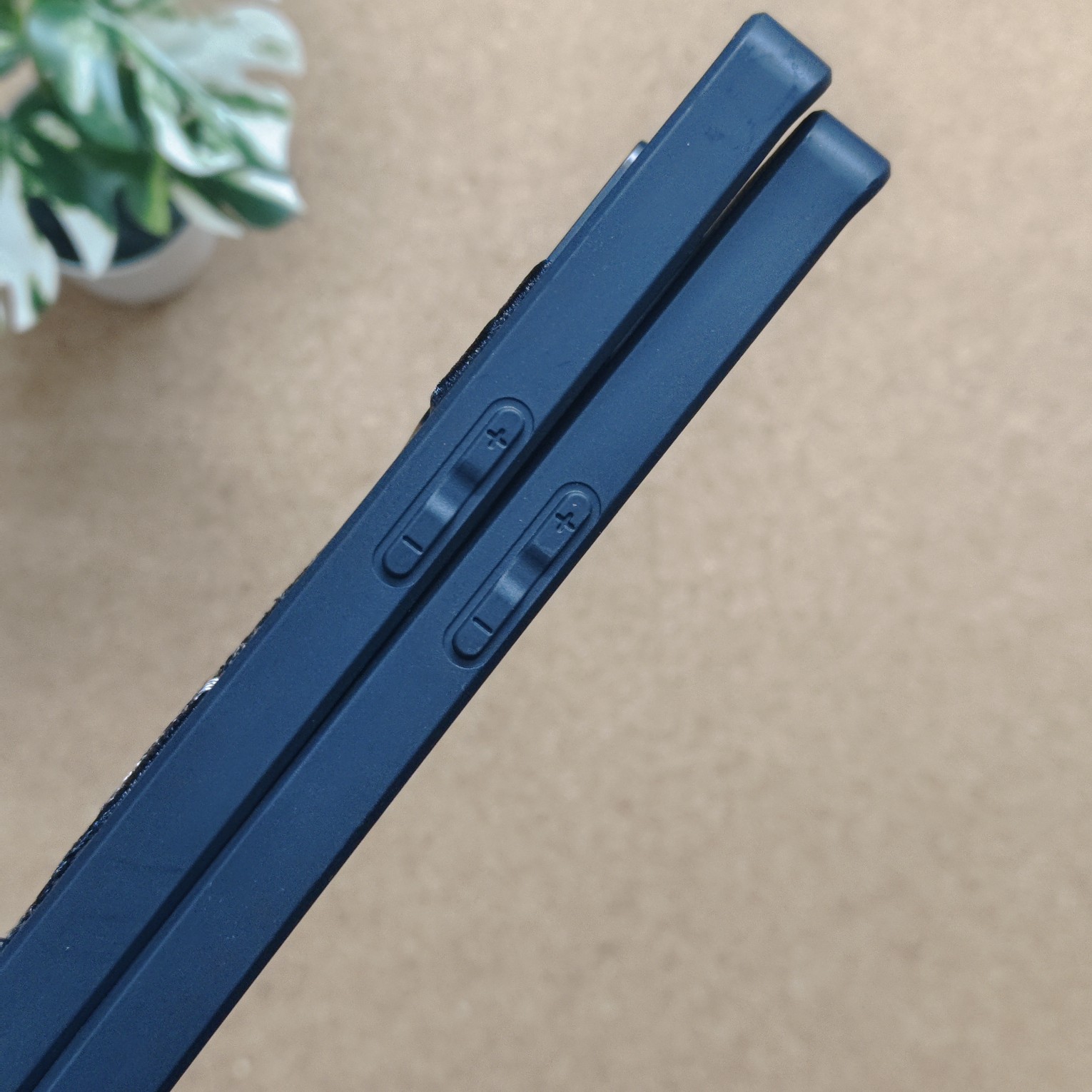 Oneplus 10 Pro Premium Polo Leather Back Cover – BT Limited Edition Store