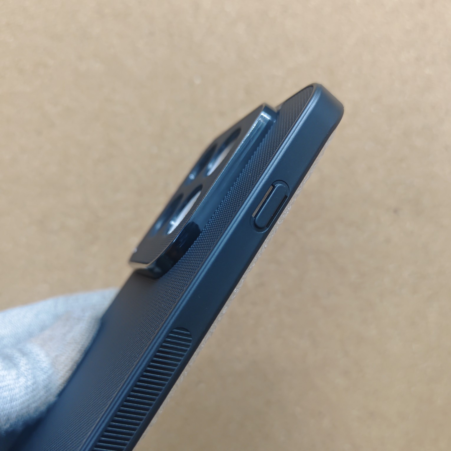 Motorola Edge 70 Pro Black Silicon Dotted Texture Back Cover – BT ...